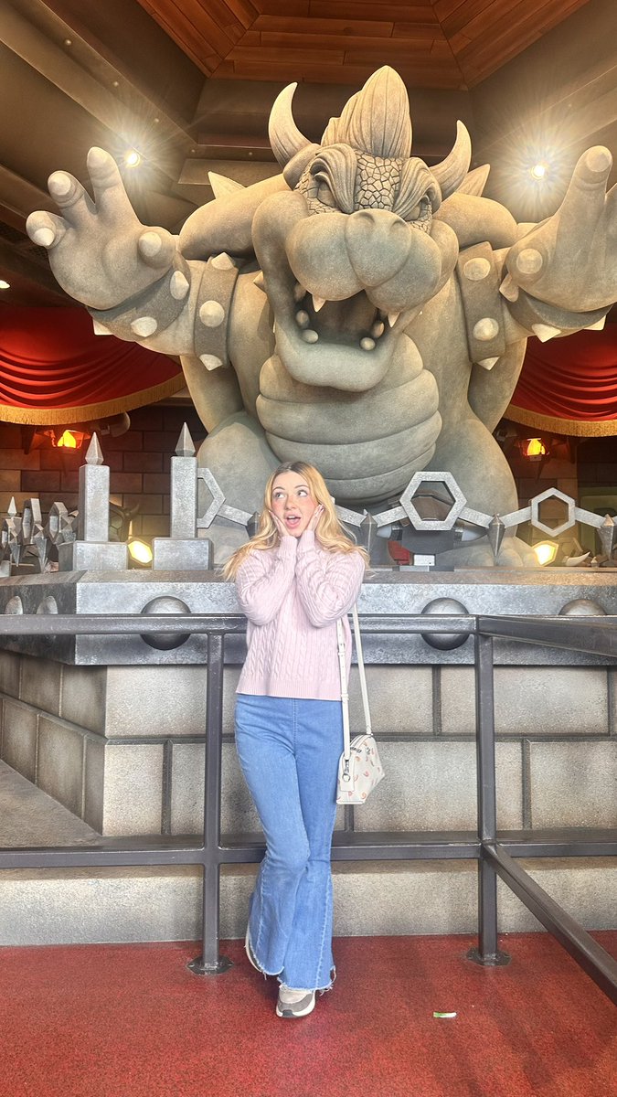 I had such a sweet wholesome day at universal studios today 🥰