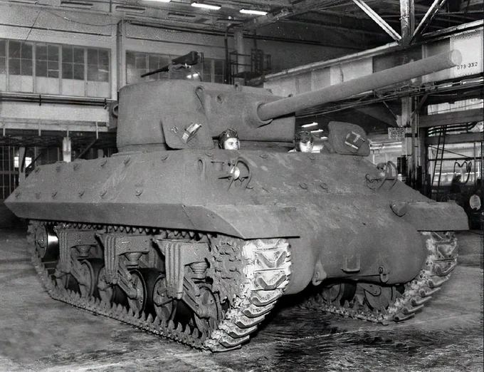 The GMC T72 combined the hull of the GMC M10 with a modified open top ...