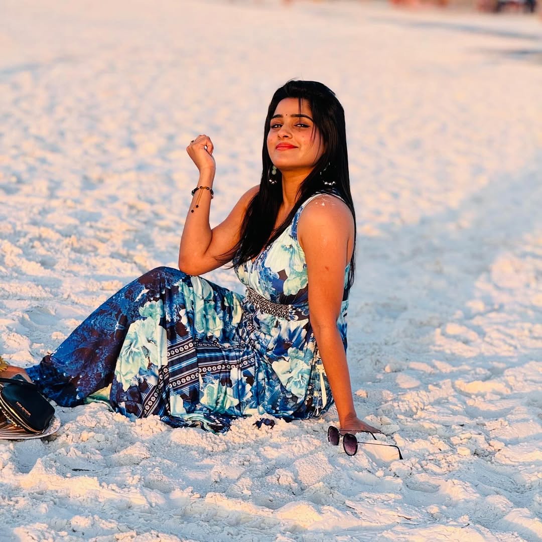 Pelli ayyaka baga kasi ga avtundi lanja 💦 Em teliyani Amayakapu face ...