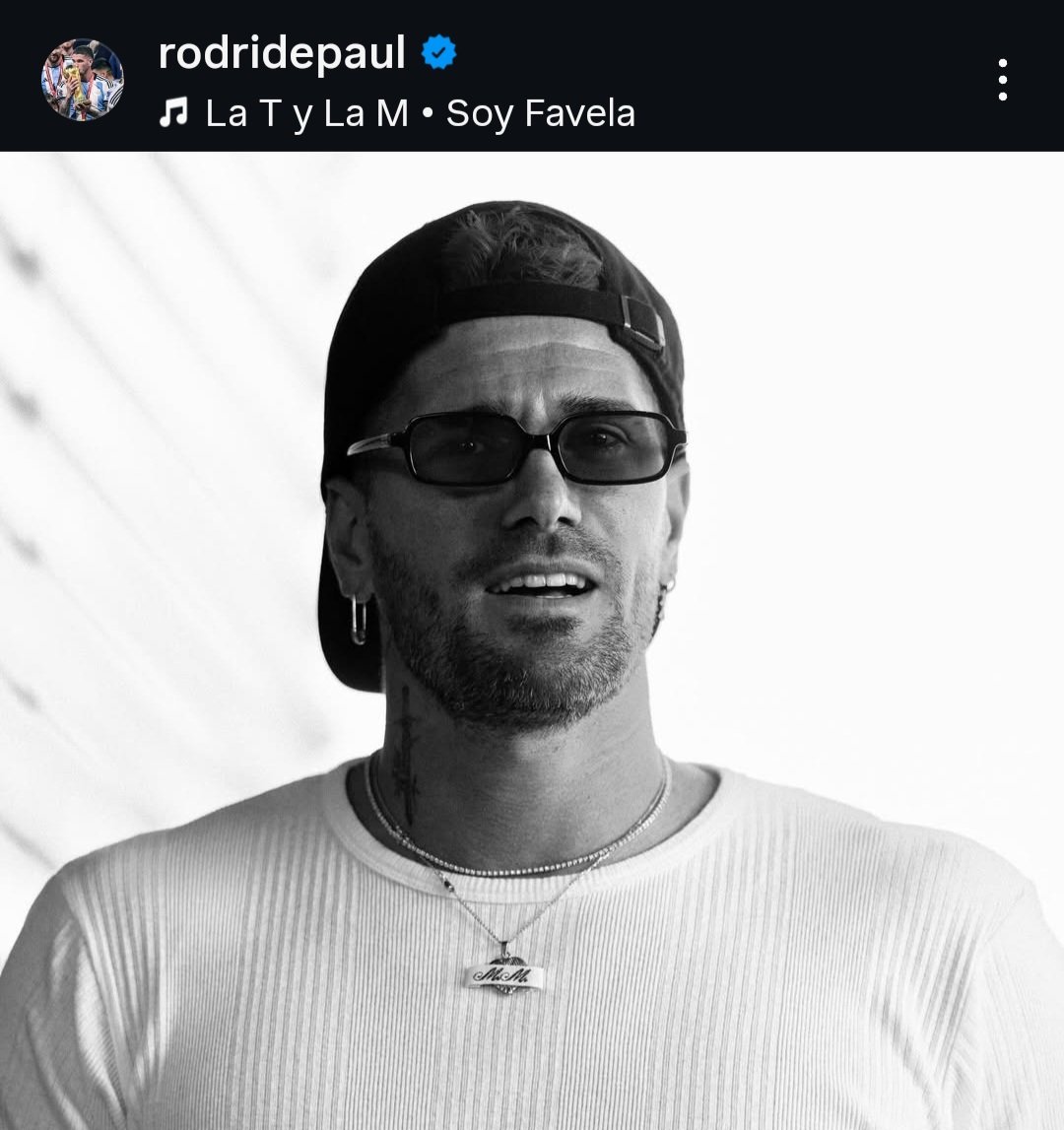 Rodrigo de Paul y su nuevo collar M.M