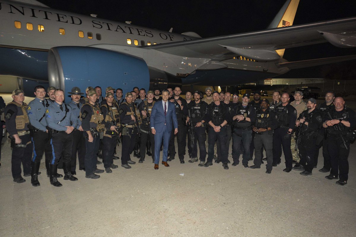 BLESS OUR LAW ENFORCEMENT https://t.co/sWIf34LyoL