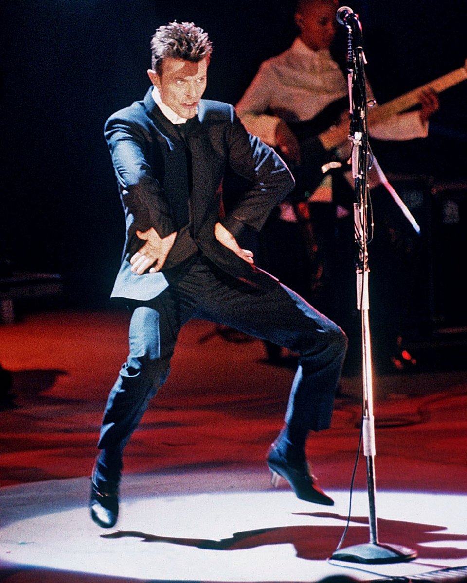 BOWIE LIVE AT BRITS '96 30 YEARS AGO TONIGHT “Ground to Major, bye bye ...