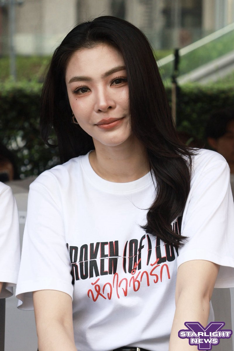 " ฝ้าย พีรญา " ในพิธีบวงสรวงเปิดกล้องซีรีส์ “BROKEN (Of) LOVE หัวใจรัก ...