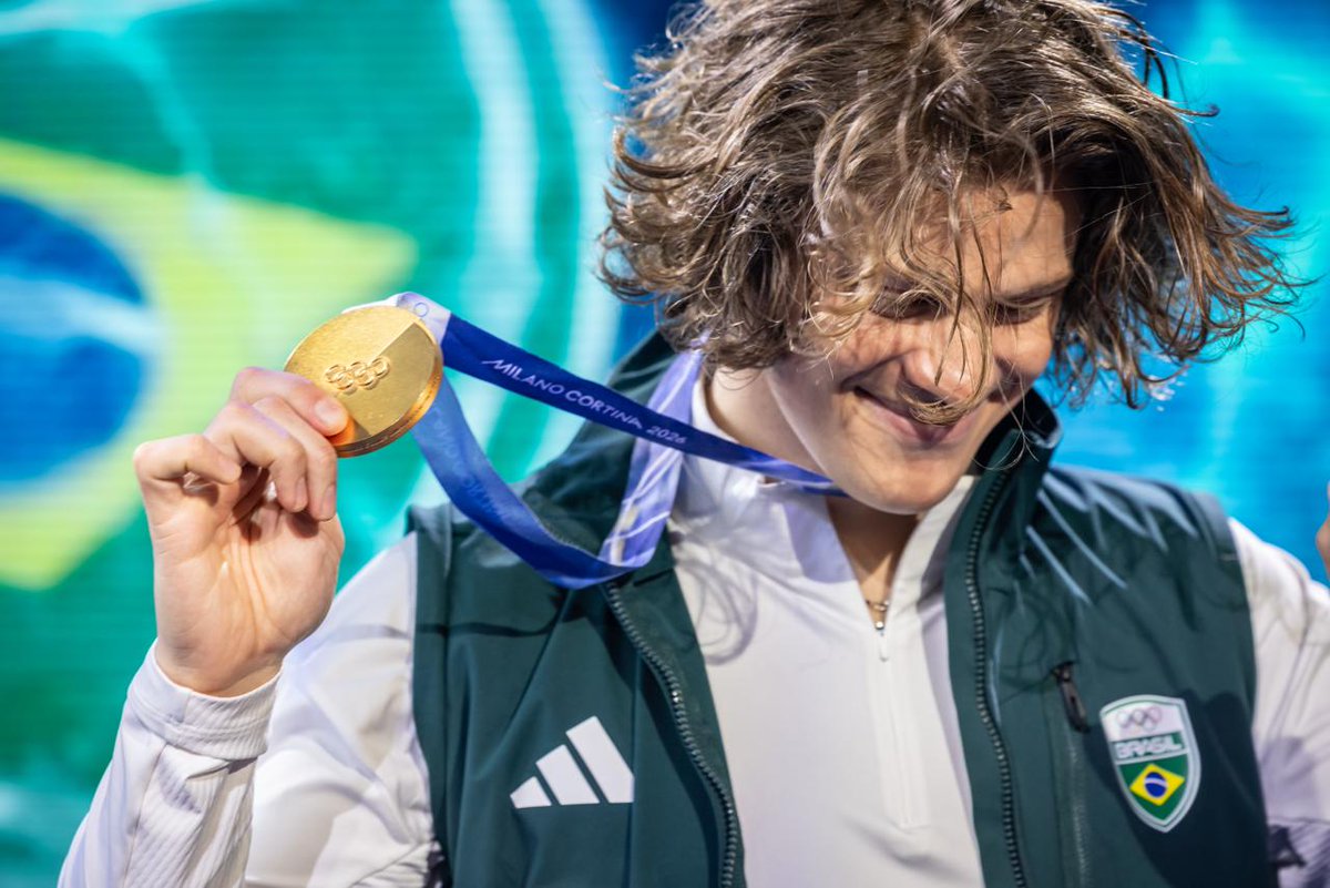 Reconhecimento mais do que merecido! 🥇🇧🇷 Lucas Pinheiro foi homenageado ...