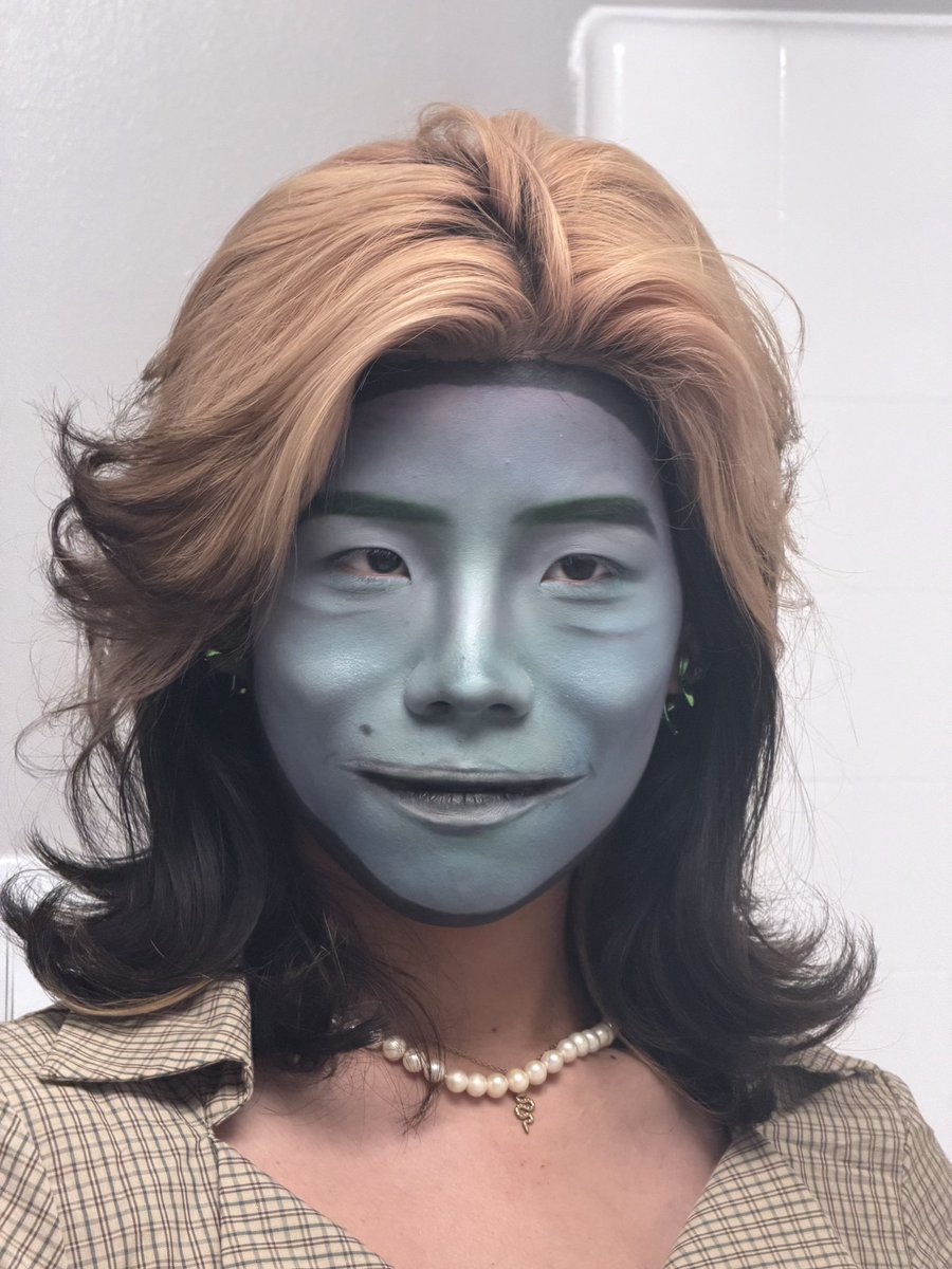 I don’t know anything about makeup? https://t.co/9WkEdnS7fV https://t ...