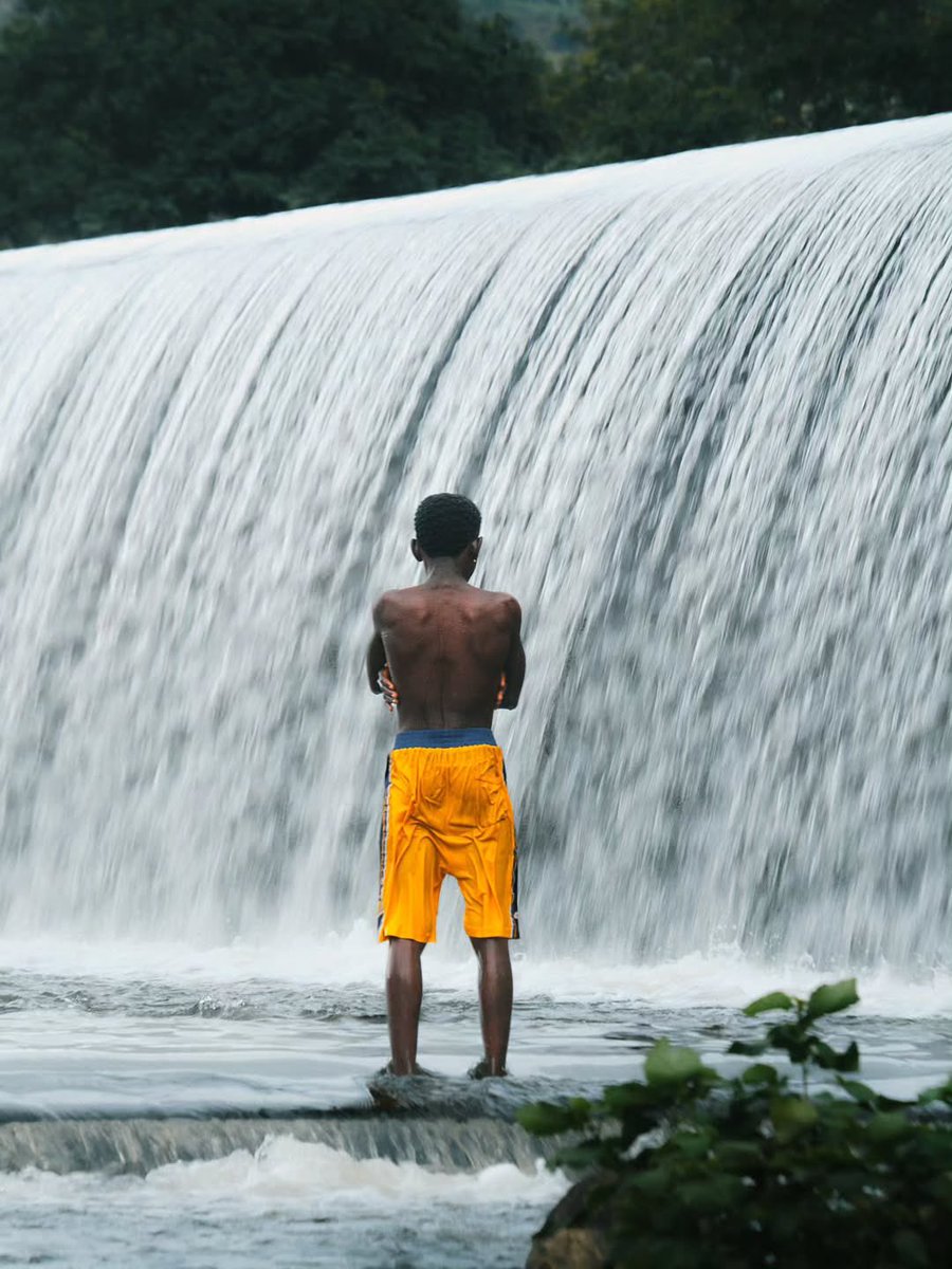 Place: Suleja Waterfalls, Niger, Nigeria. Lens: @KahliBrown 📸