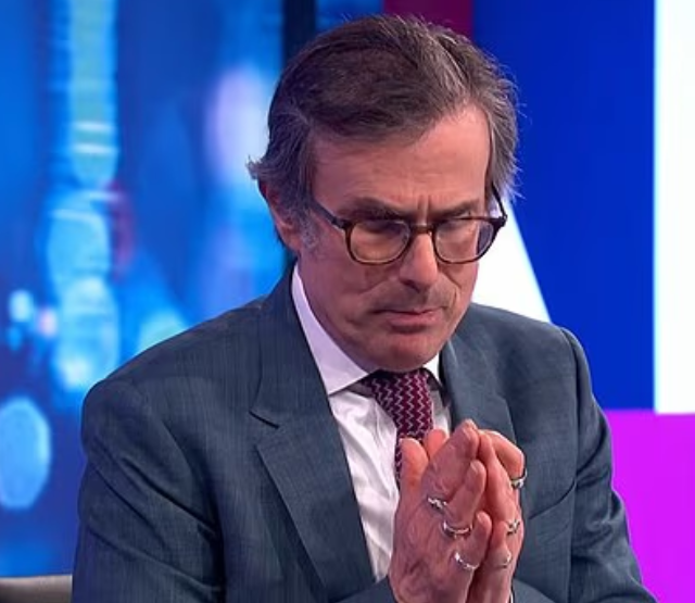 ROBERT PESTON SHOCKS WEARS RED NIKE TRAINERS & KNUCKLE-DUSTER RINGS ...