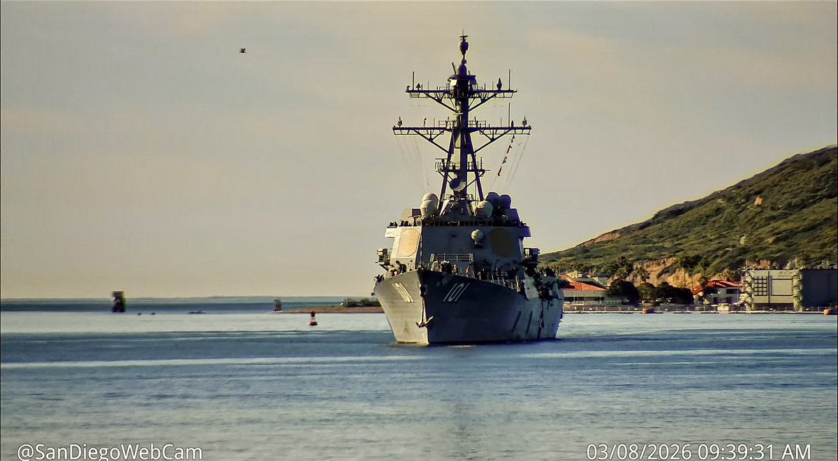 USS Gridley (DDG 101) Arleigh Burke-class Flight IIA guided missile ...