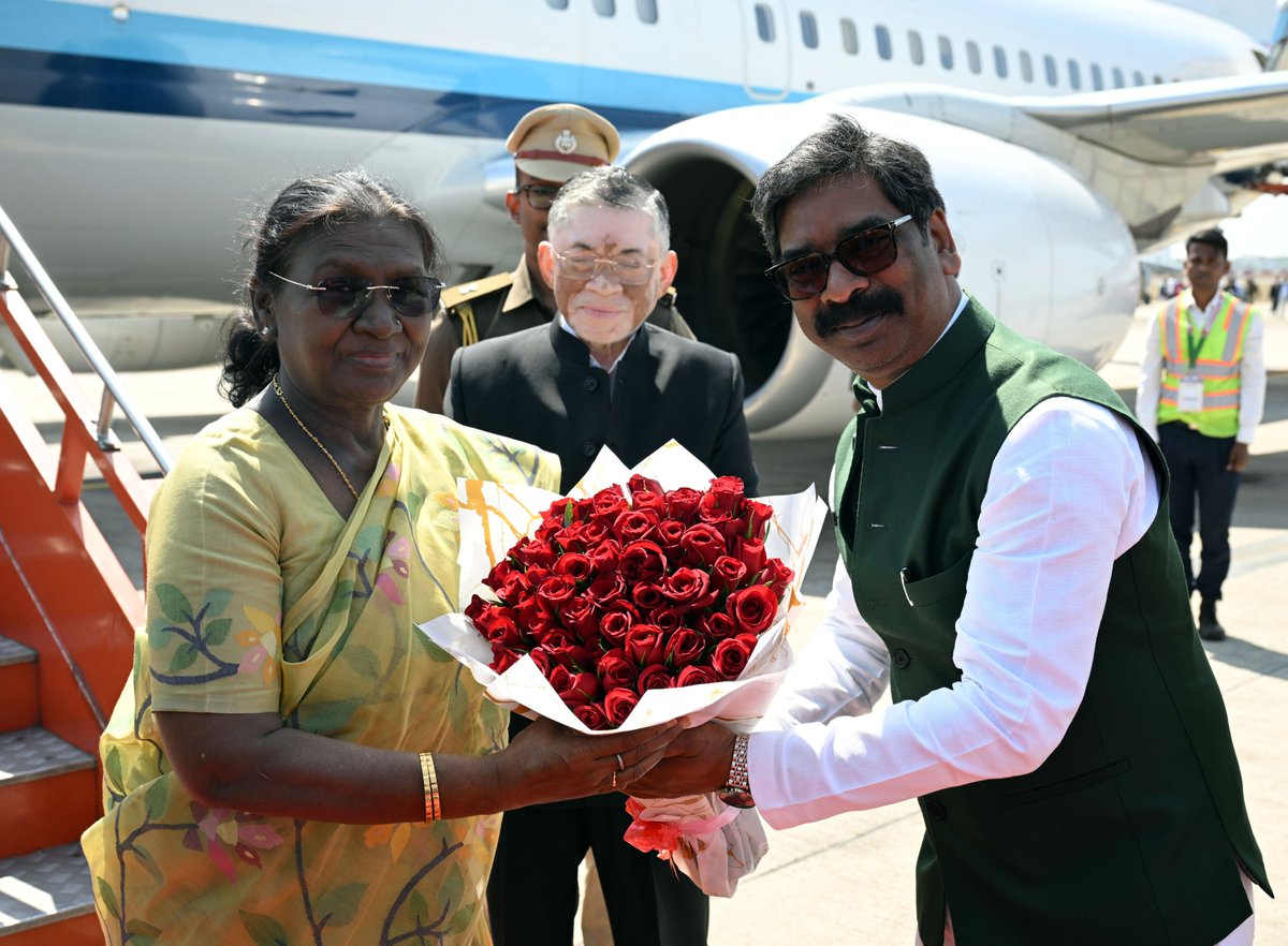 Governor of Jharkhand Shri Santosh Kumar Gangwar and Chief Minister ...