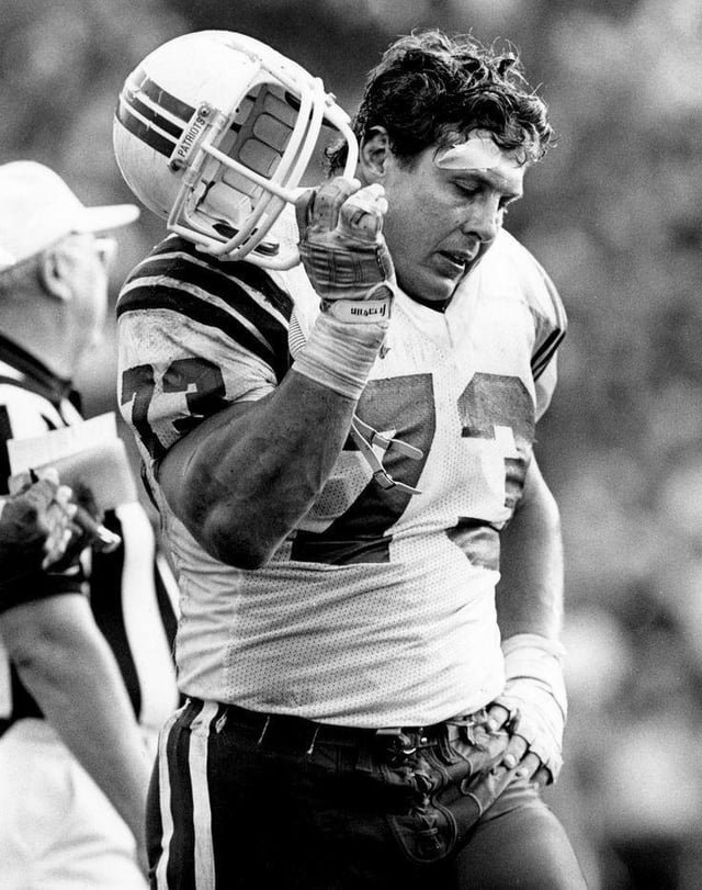Hog Hannah most jacked OLineman ever?