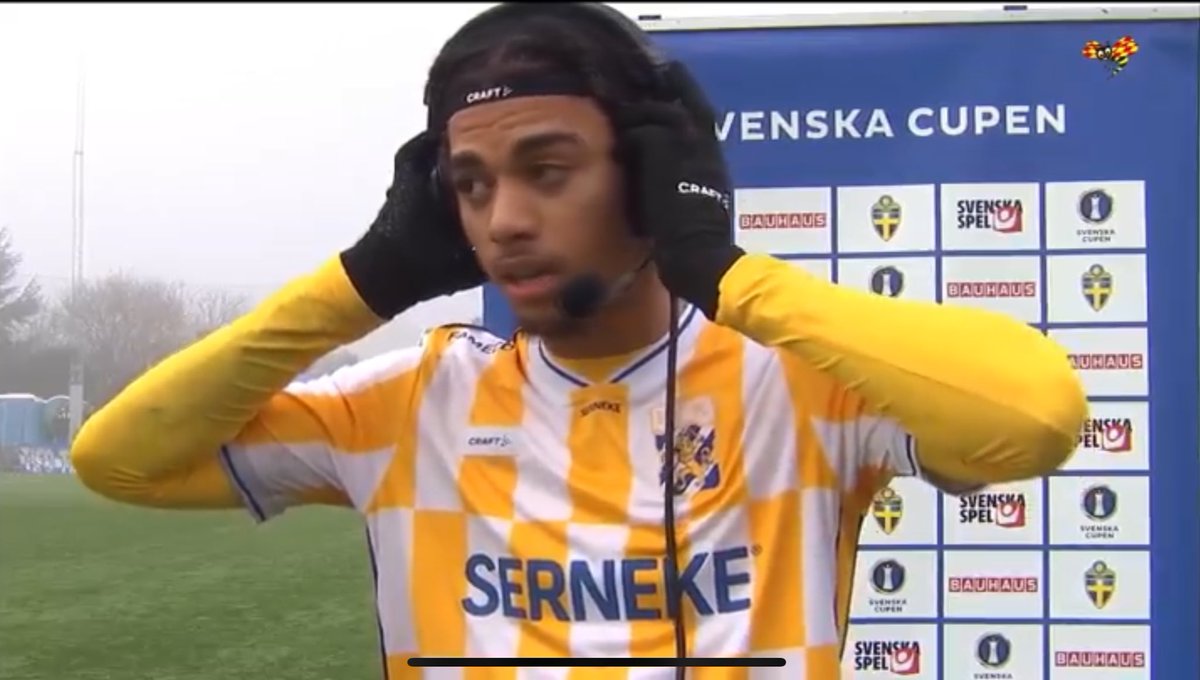 ”Väldigt väldigt dåligt. Vi spelar långsamt och dåligt.” Sebastian ...