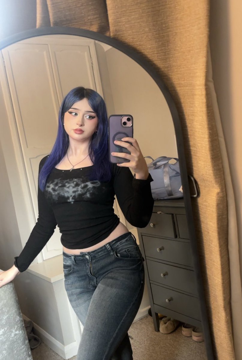a cute face makes you weak🥰
