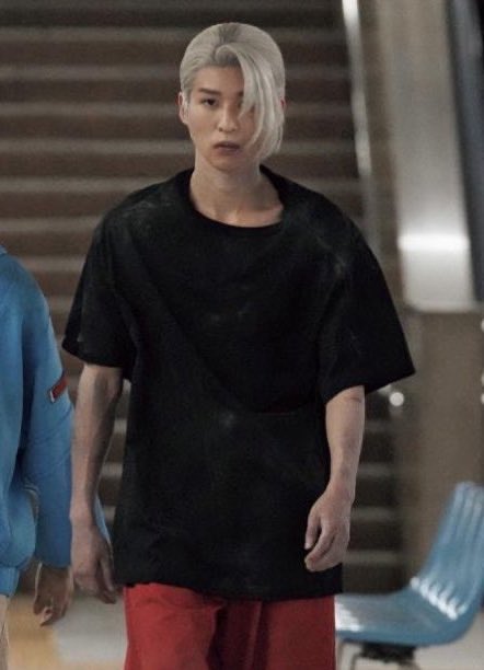 แล้วป๊าซากะใส่ชุดแบบสมัยเรียน jcc หล่ออ่ะ🥹