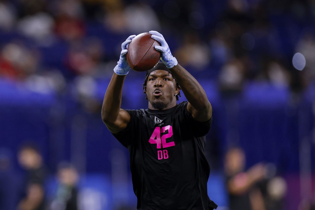 Former SMU safety Ahmaad Moses is undergoing spinal fusion surgery this ...