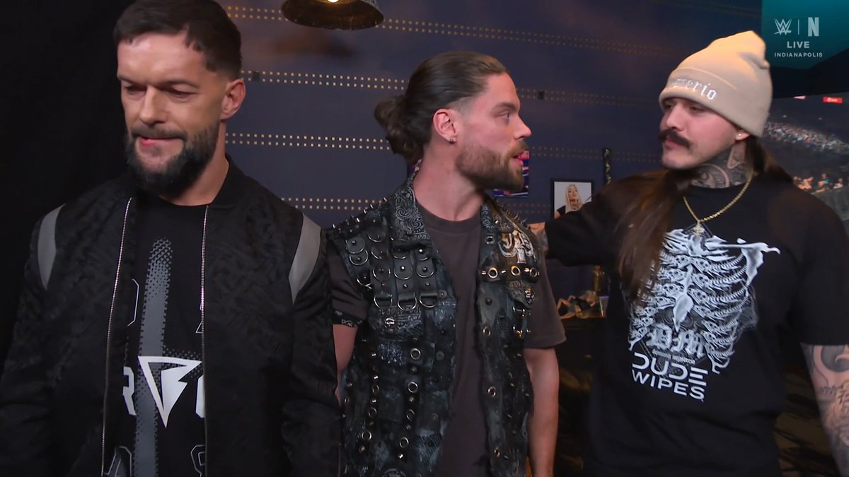 Dom Vs Penta is MAIN EVENTING over Roman and Punk tonight? Something ...