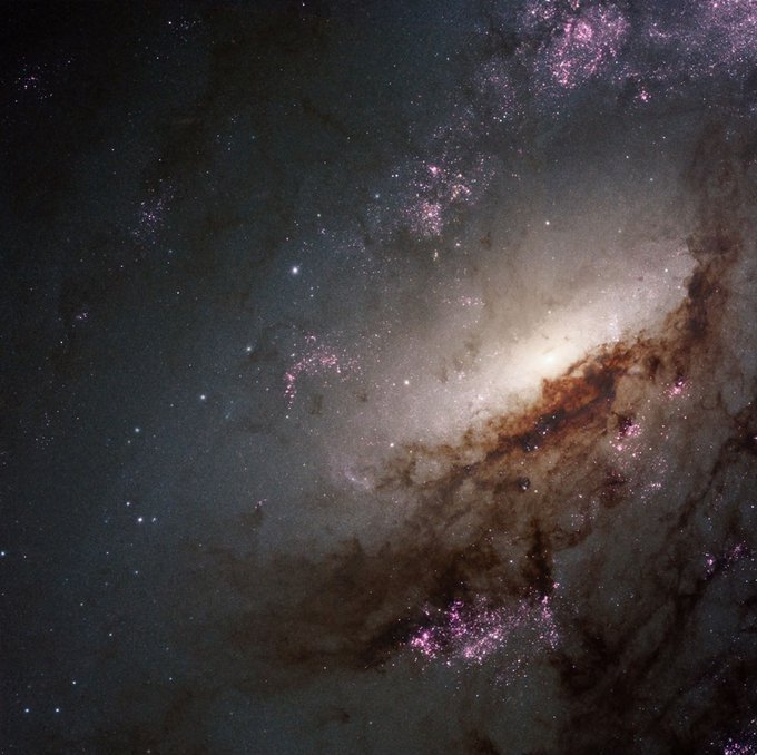 This breathtaking Hubble Space Telescope image zooms in on the dynamic ...