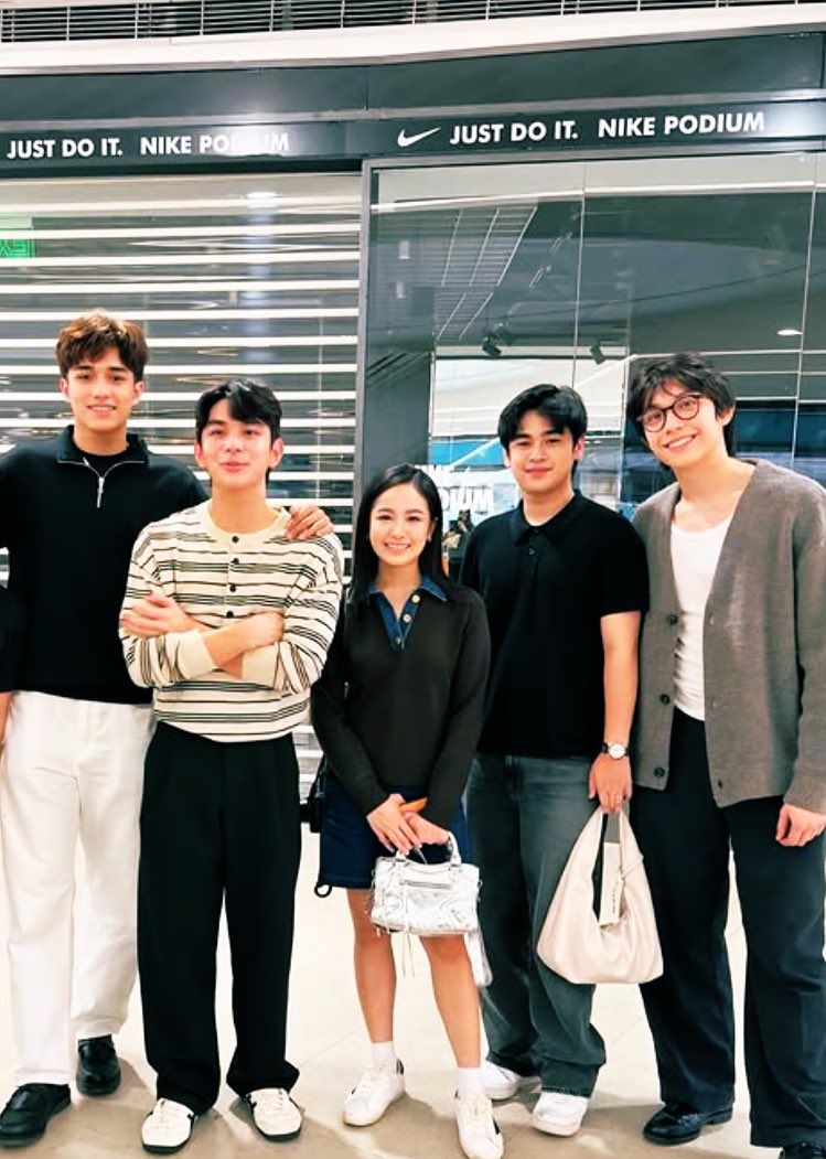 Sorry po sa crop pero ito na po ba yung f4 with shancai???????? 😎😎