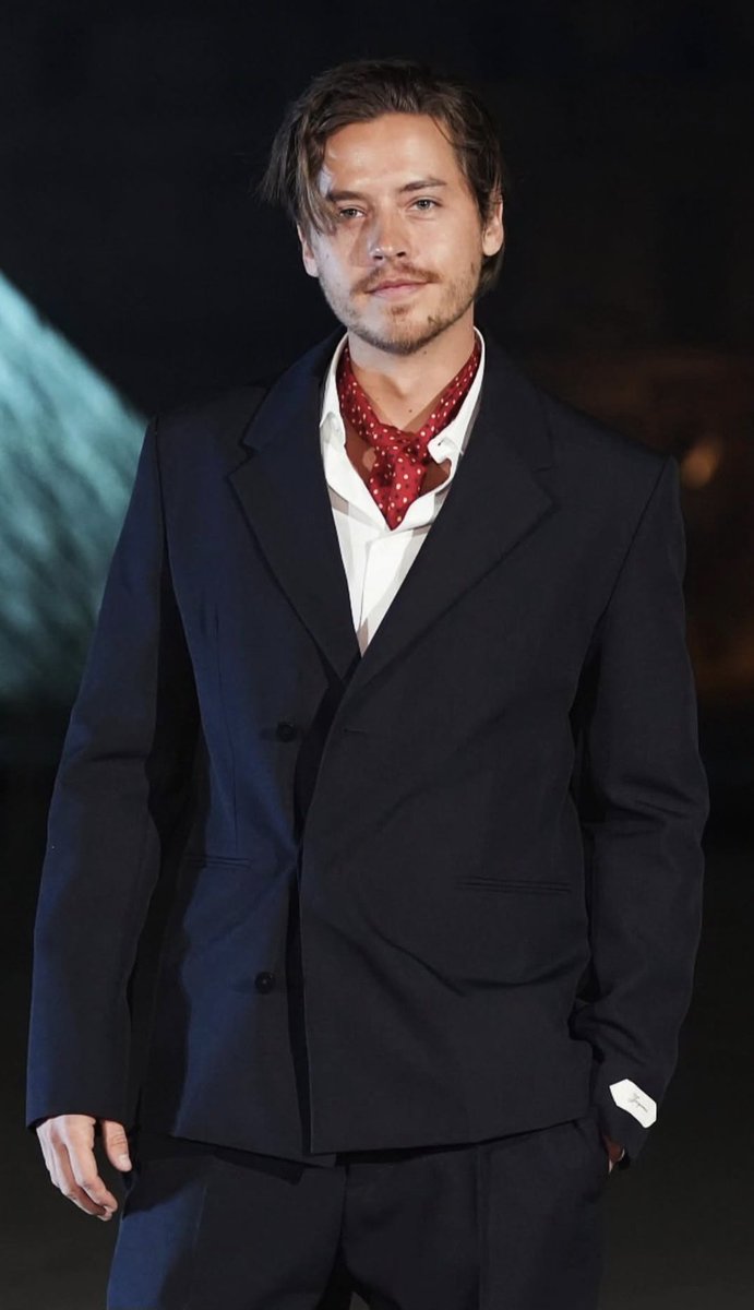 Cole Sprouse Stuns At Paris Fashion Week 2026 Colesprouse 3433