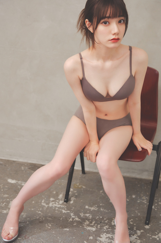 爽やかで透明感あふれる笑顔の美少女 宮下玲奈