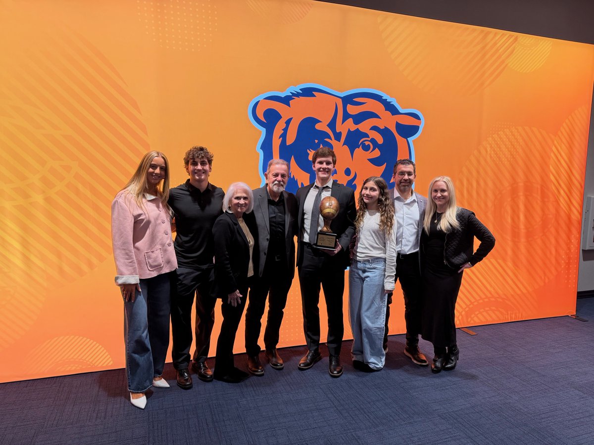 An incredible night at Halas Hall honoring 2025 Fred Mitchell Award ...