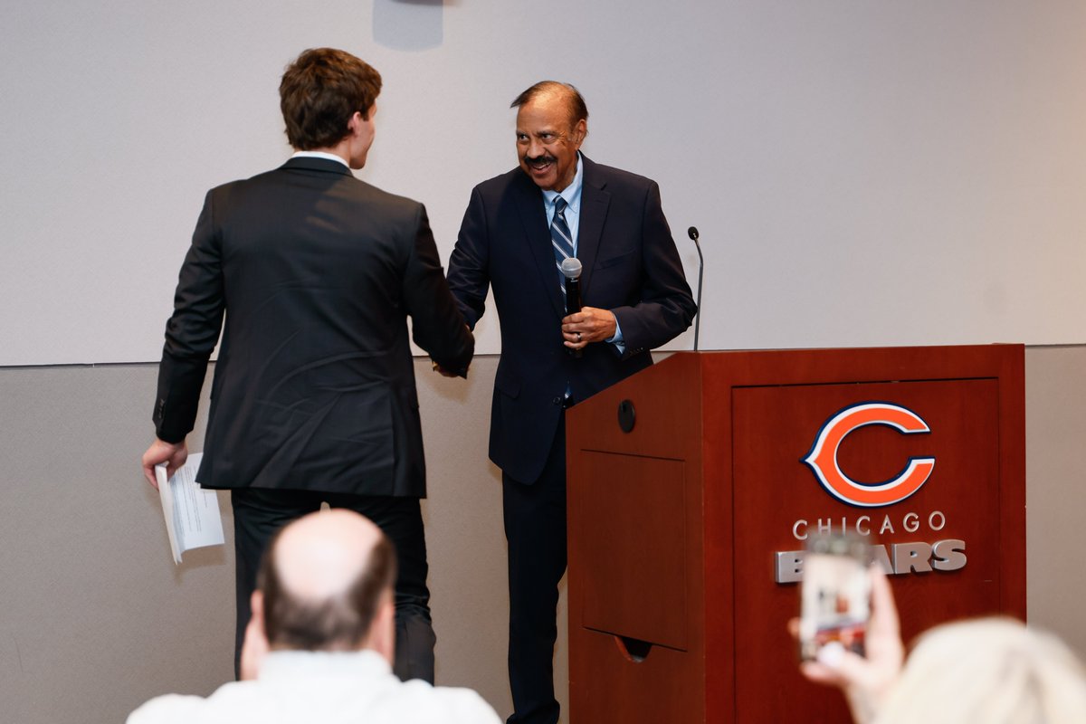 An incredible night at Halas Hall honoring 2025 Fred Mitchell Award ...