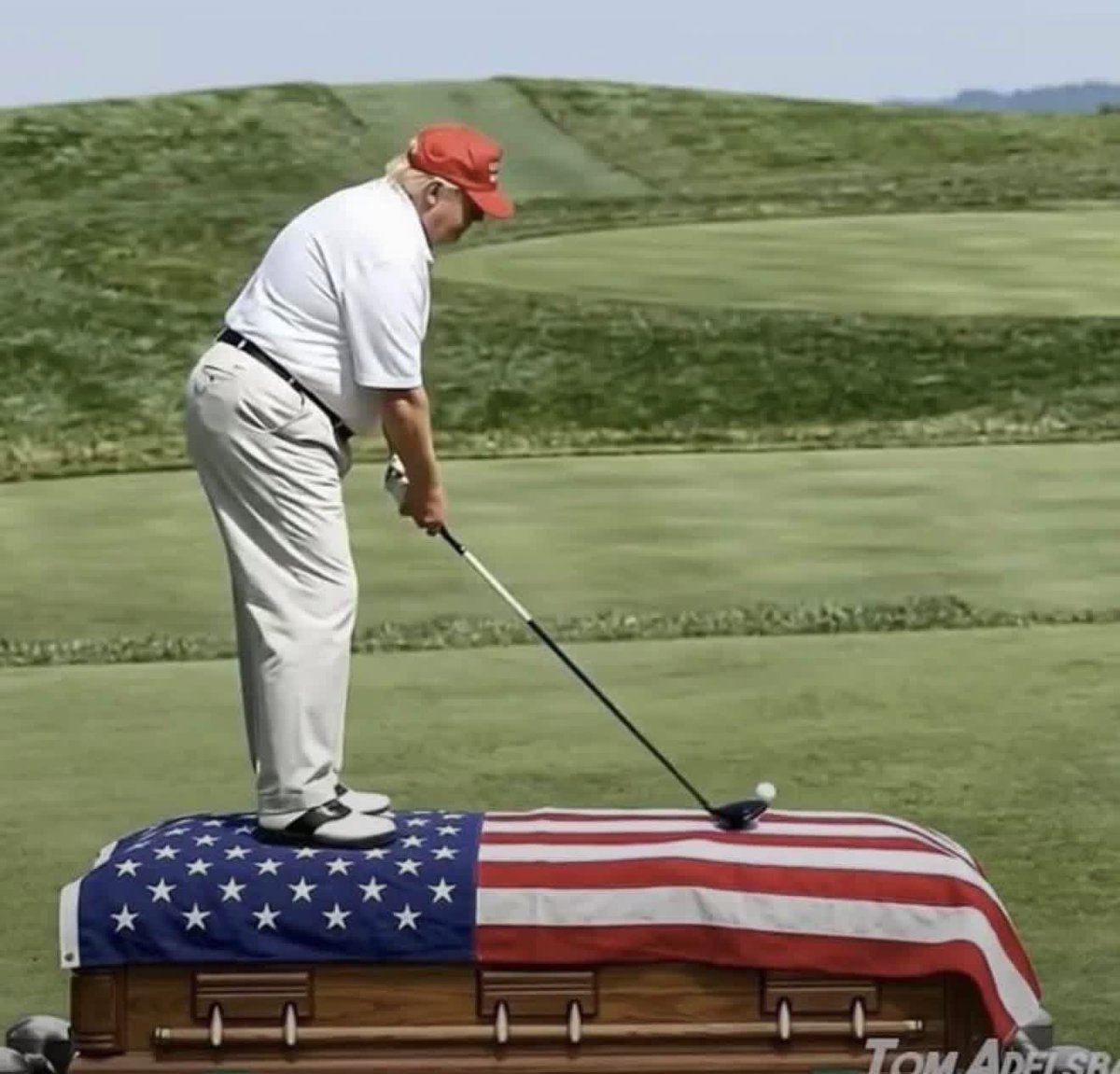 @NotHoodlum Trump on the back 9