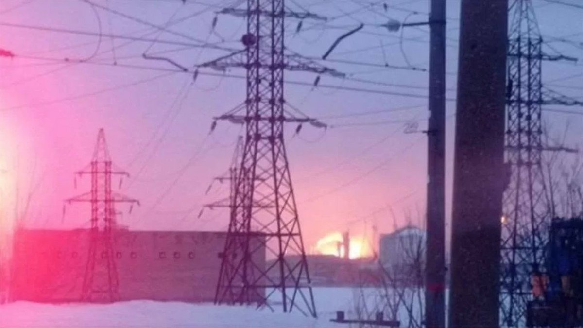 Ukrainian drones struck the KuibyshevAzot chemical plant in Tolyatti ...
