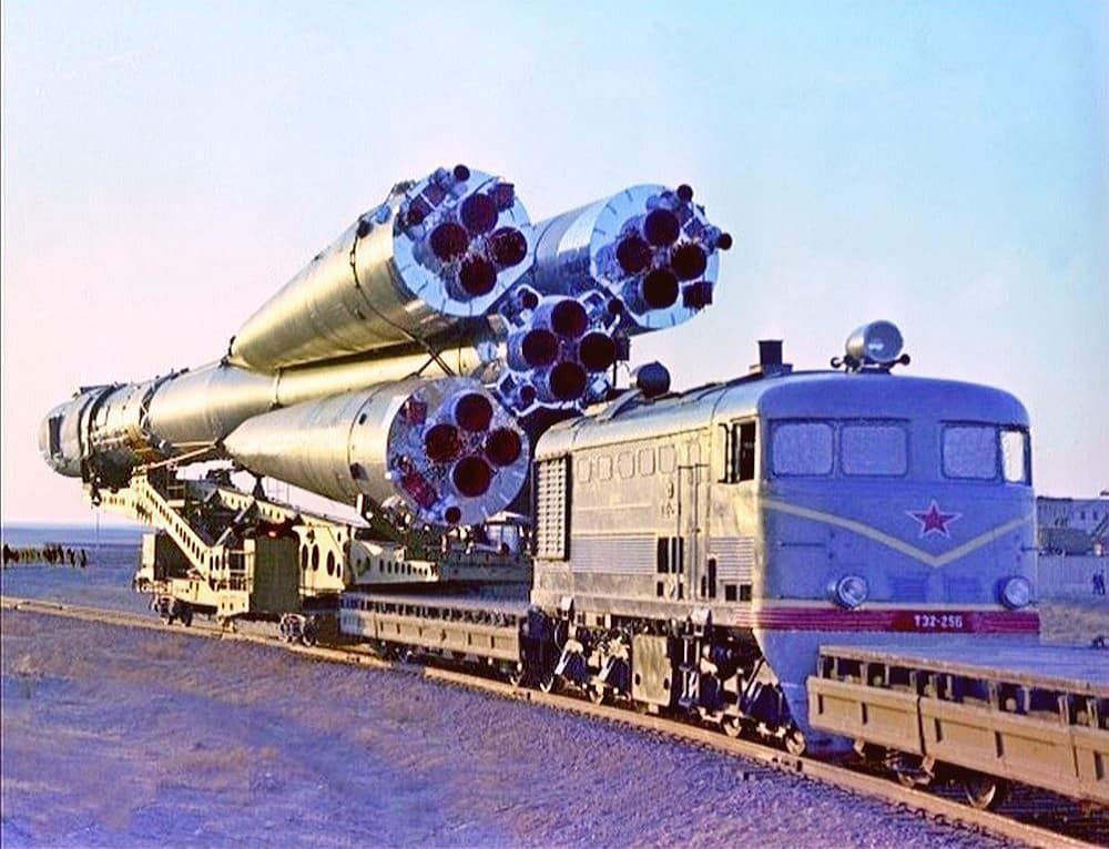In the service of space. Transporting the Soyuz-9 spacecraft to the ...