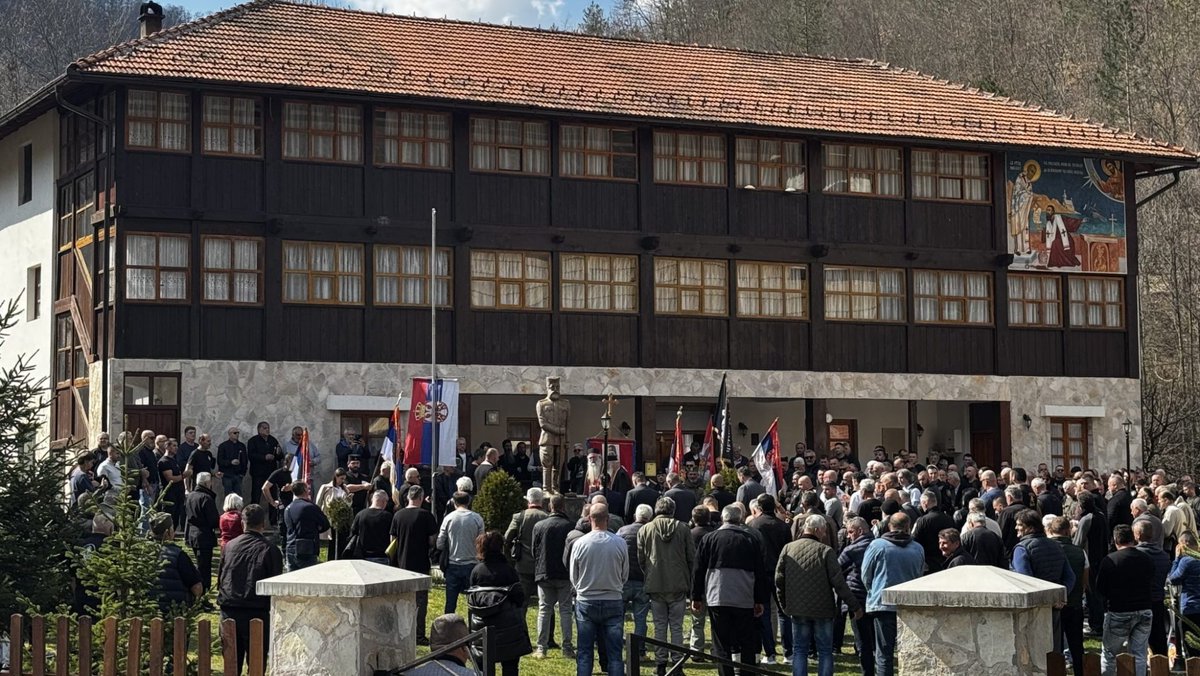 Bal vampira u Višegradu ili kad četnici 'svih zemalja' žele da se ...