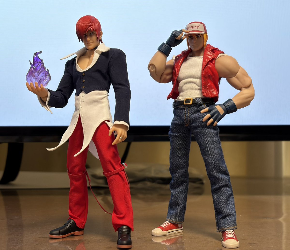 TUNSH I STUDIO様の八神庵がようやく届きました テリーと変わらずクォリティが高いですね 遅延で心配されていました、とても良いですよ ...