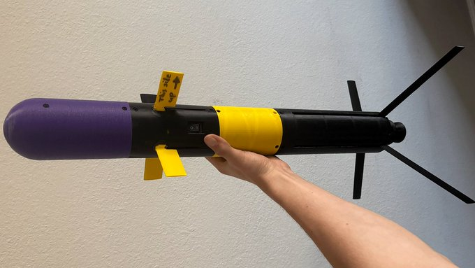 Tech hobbyist makes shoulder-mounted guided missile prototype with $96 ...