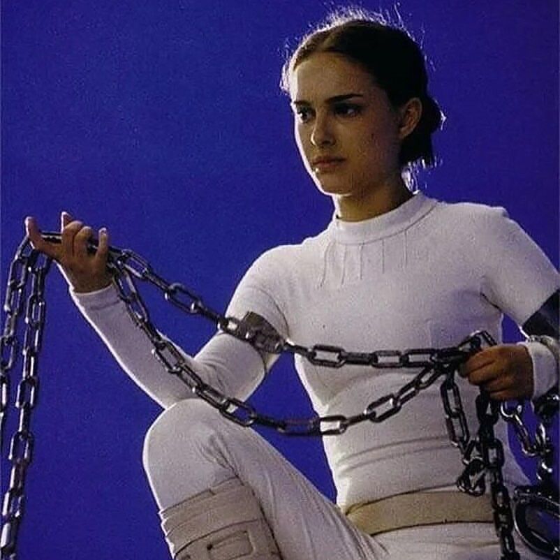 Natalie Portman on the Set of Star Wars- Episode II Attack of the ...