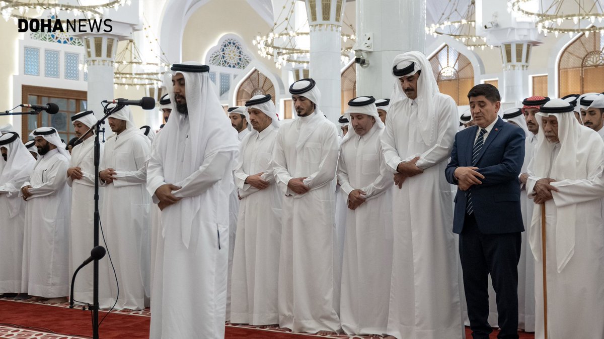 Qatar’s Amir Sheikh @TamimBinHamad Al Thani joined mourners at the ...