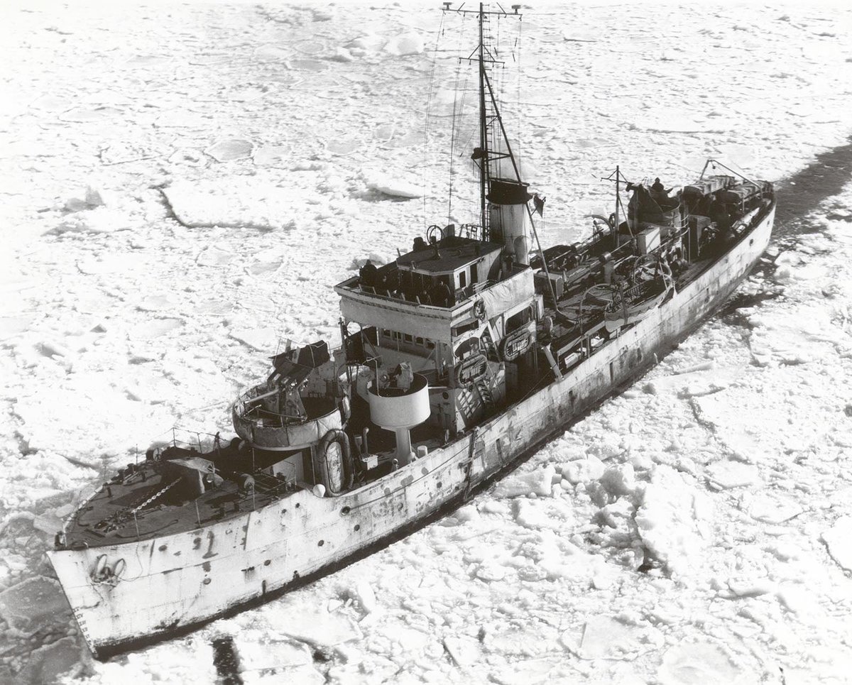 Isles class minesweeping trawler HMCT Liscomb (T 285): Launched at ...