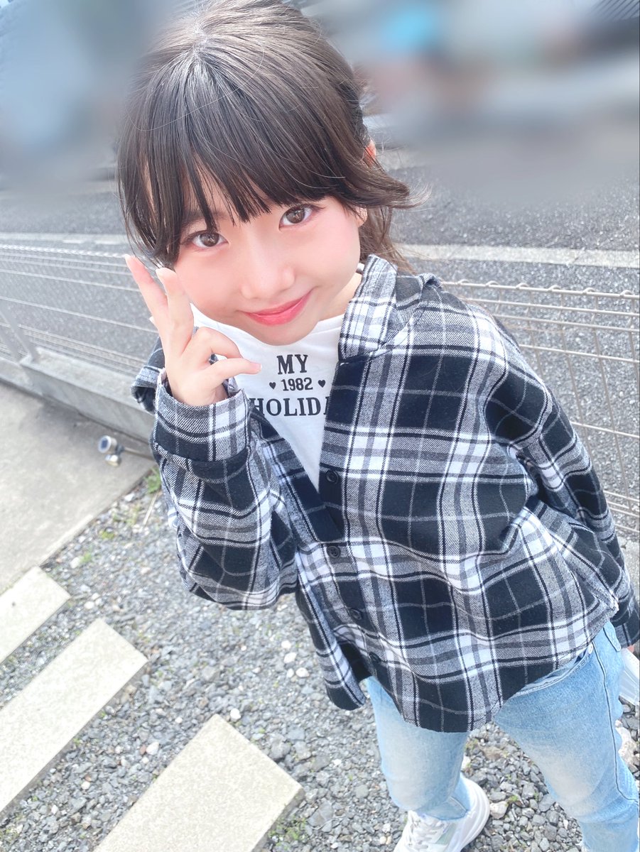 こんにちは！ 今日で小学2年生終了いたしました！ 卒業したみなさん、おめでとうございます😌 来月からは3年生…がんばるぞー！！ みなさんお疲れ ...
