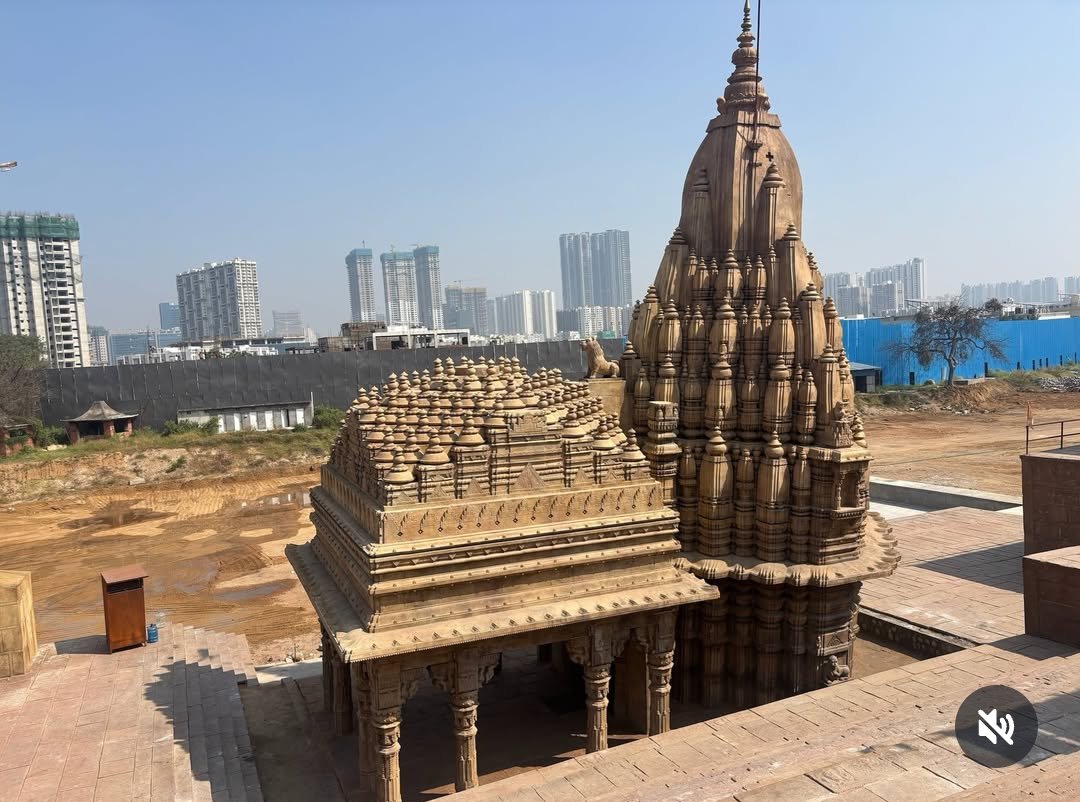 No compromise on Quality #SSRajamouli recreates #Varanasi on massive ...