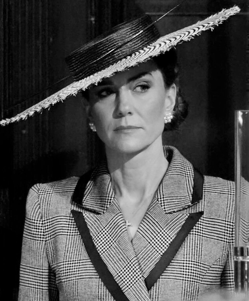 No fake grin, no gurning, no effort, no clinging, just Catherine ...