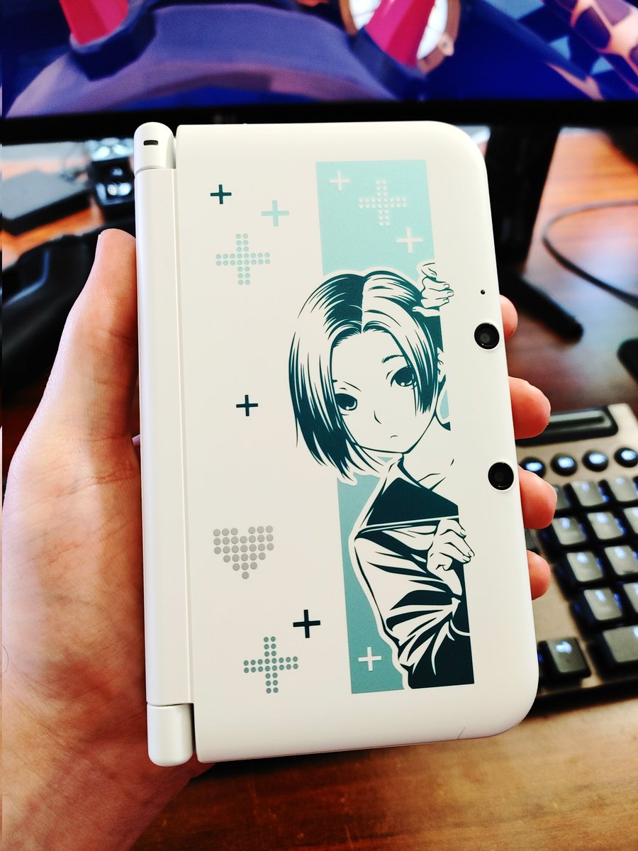 @thebsot Man I wonder what TheB thinks of my official 3DS XXL I have.