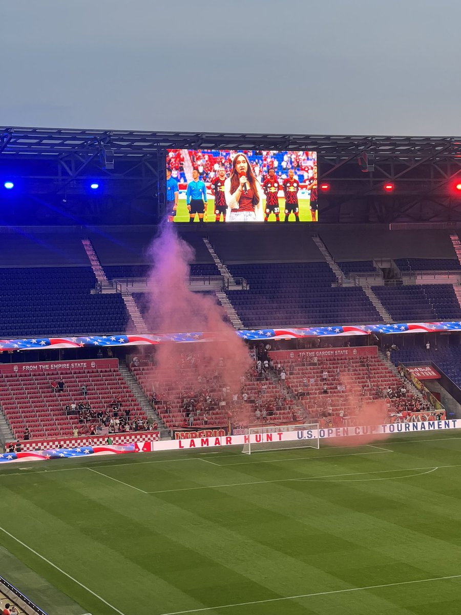 Told by arena staff 900 tickets were sold for tonight's 2026 US Open ...