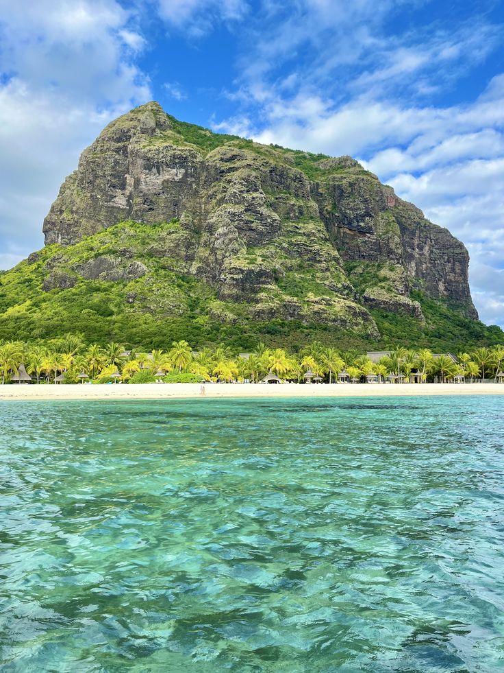 Tuesday vibes in Mauritius https://t.co/vDxFiNW2A2