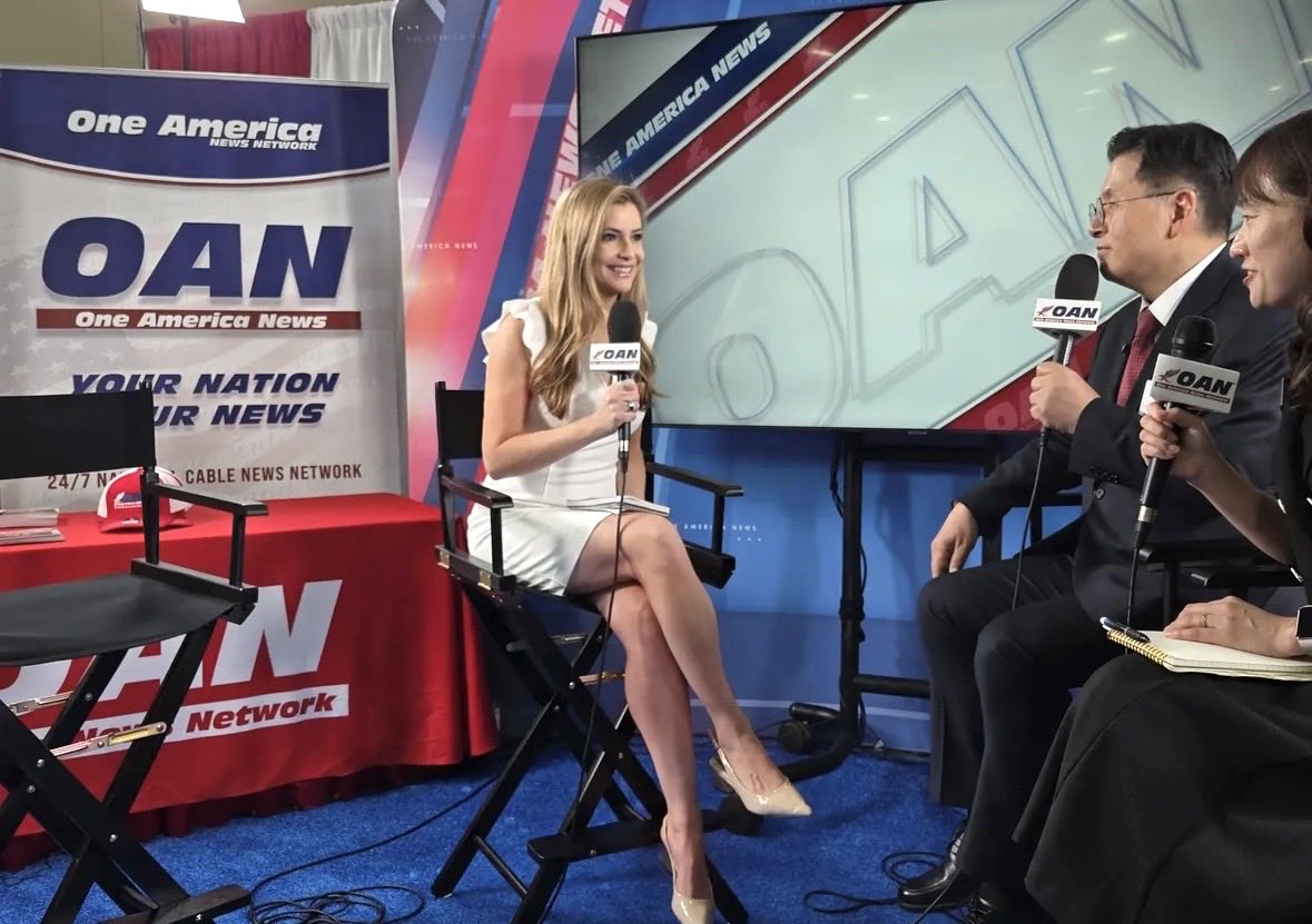 A little late, but some behind-the-scenes pics from CPAC in Dallas ...