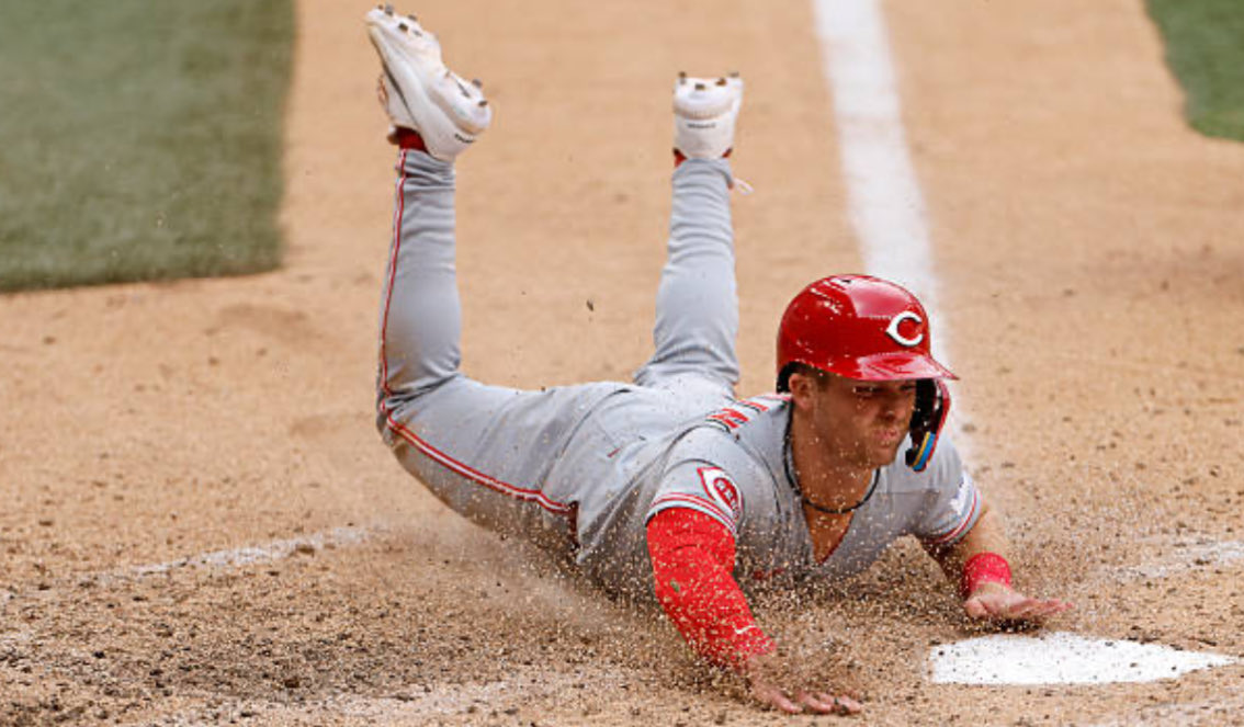 #Reds 2 Rangers 1 Elly shot a tiebreaking 8th inning RBI single through ...