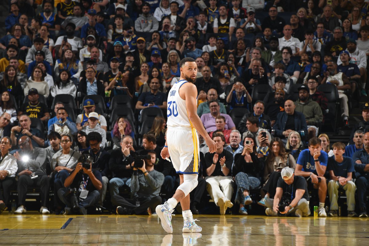 Steph Curry is rocking the Li-Ning Way of Wade 12 Lux ASG in his return ...