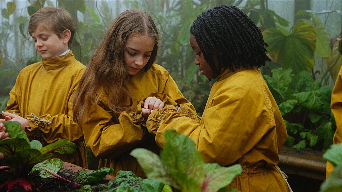 Herbology Class on set of “Harry Potter and the Philosopher’s Stone ...