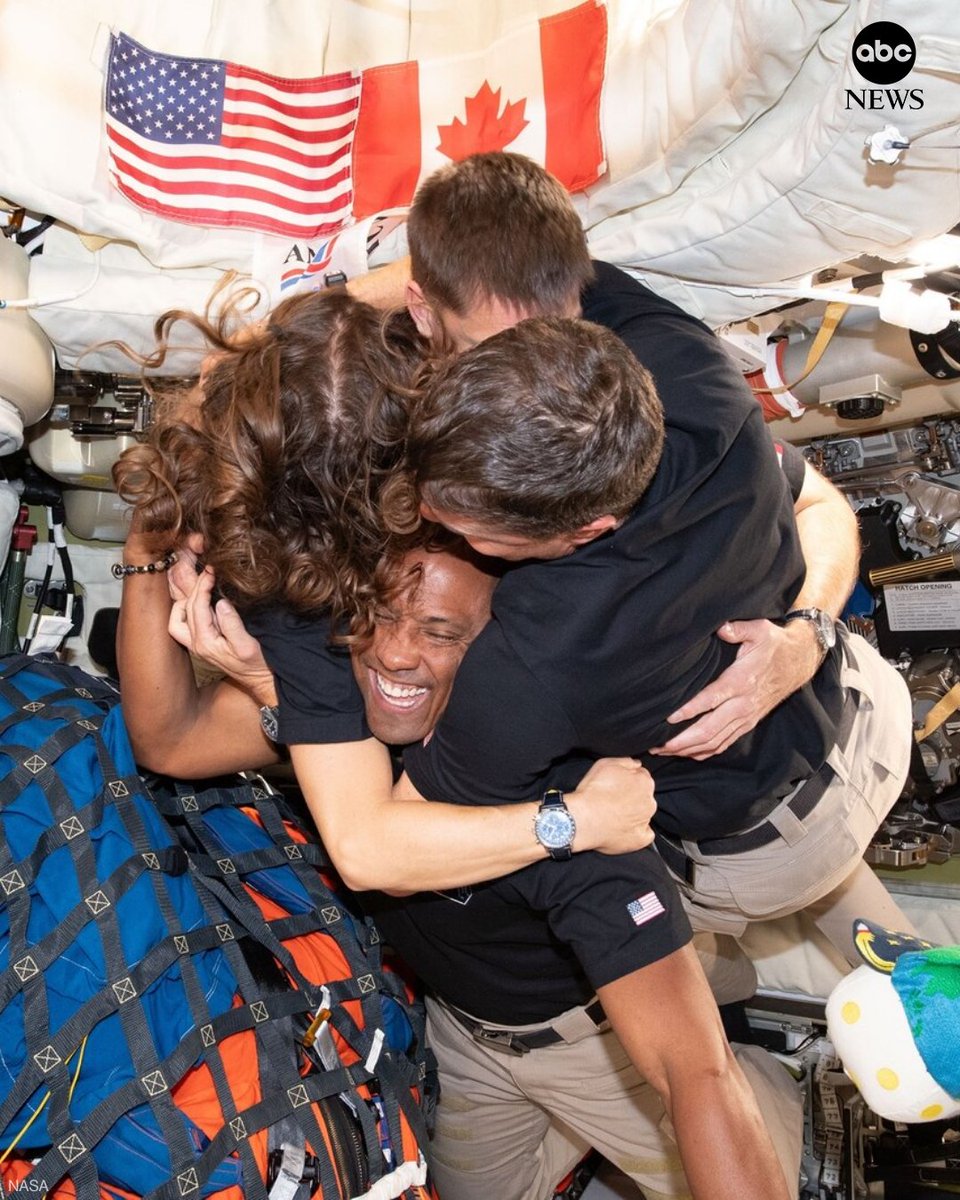 🚨: Newly Released photos from NASA capture the joy of the Artemis II ...