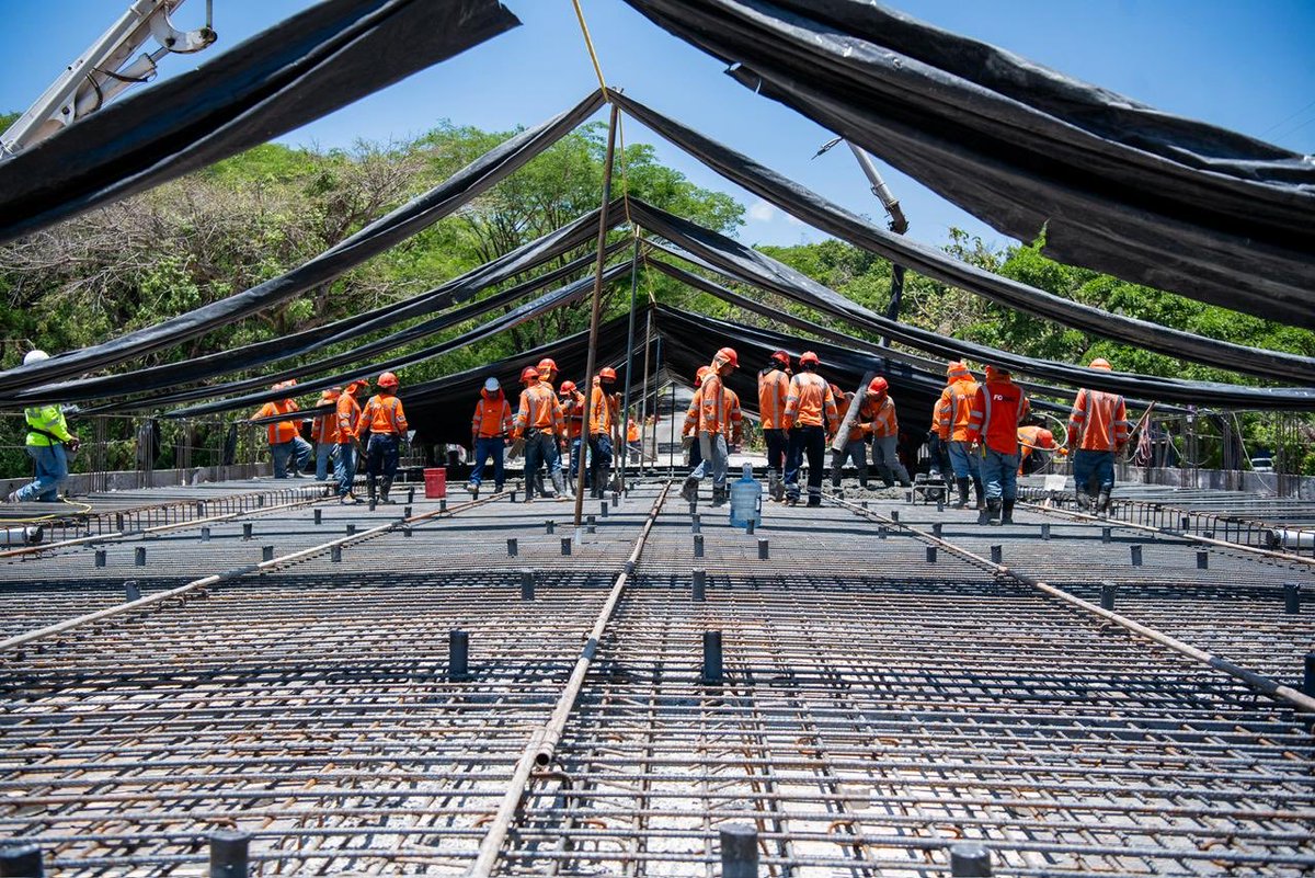 Continuamos con la construcción del puente sobre el río Guastena, en ...