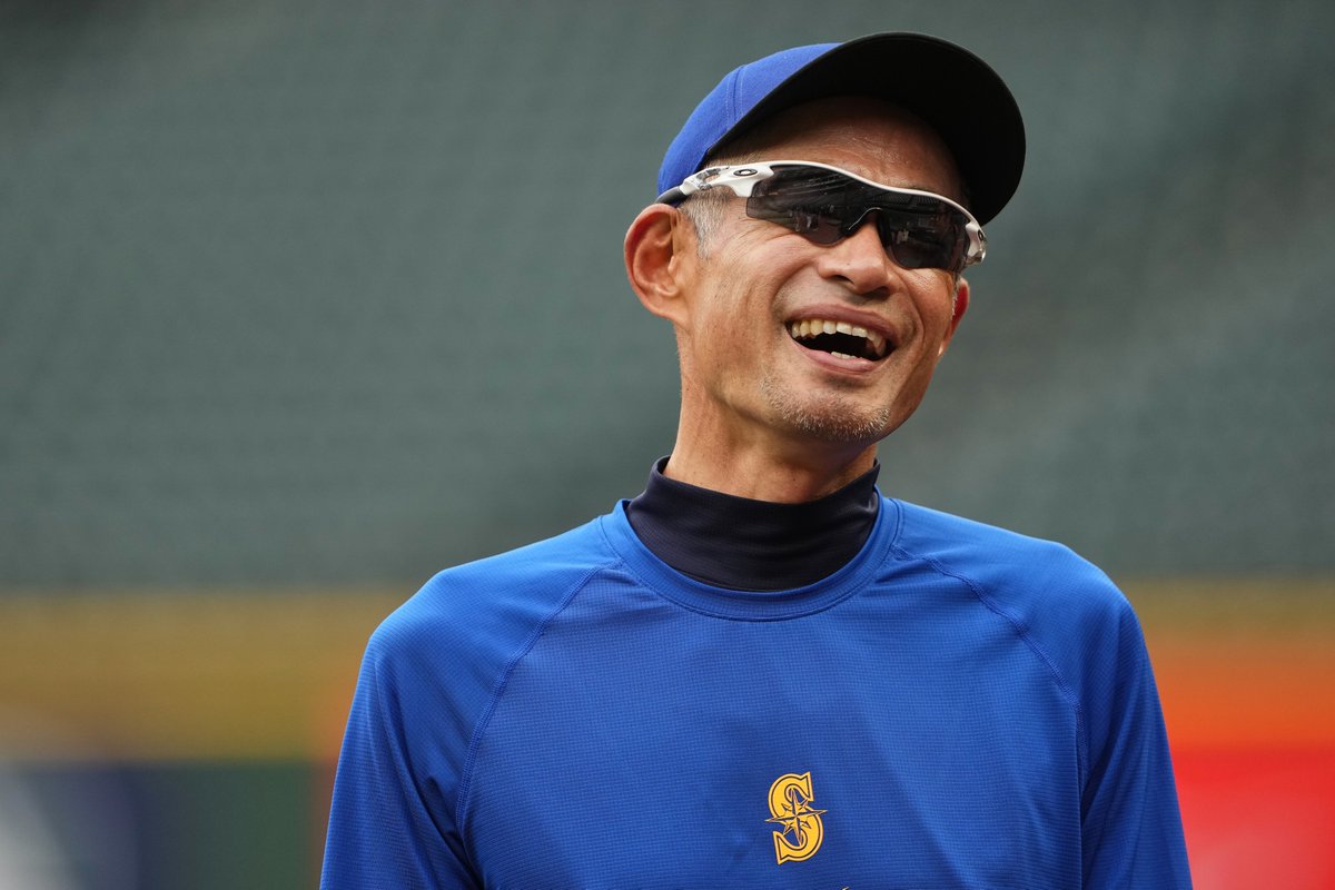 After his #Mariners statue unveiling earlier in the afternoon, #Ichiro ...