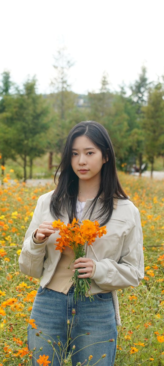 #김민주 #민주 #KimMinju #Minju #배경화면 #Wallpaper #LockScreen Minju 260410 ...