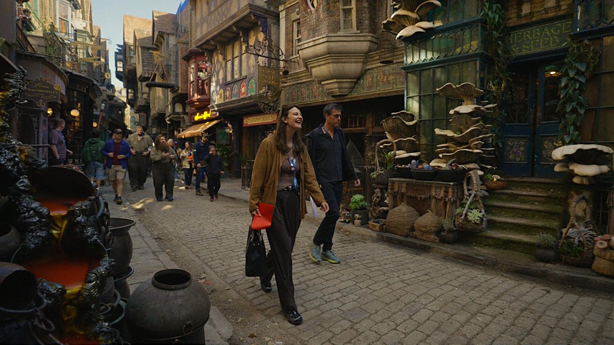 Diagon Alley on set of “Harry Potter and the Philosopher’s Stone” from ...