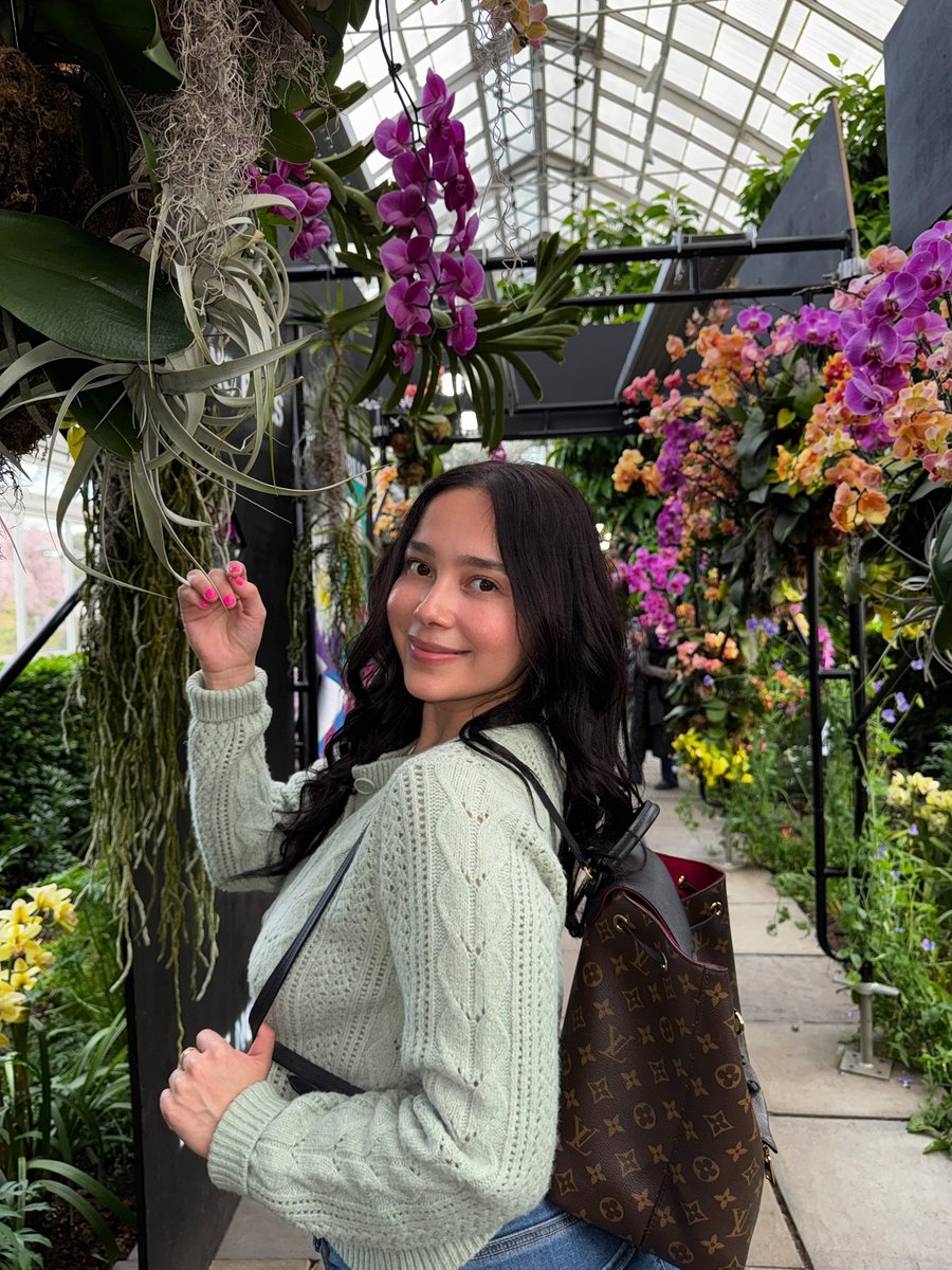 🌸🌻🪷🌺🌼💐💐🪻🌷